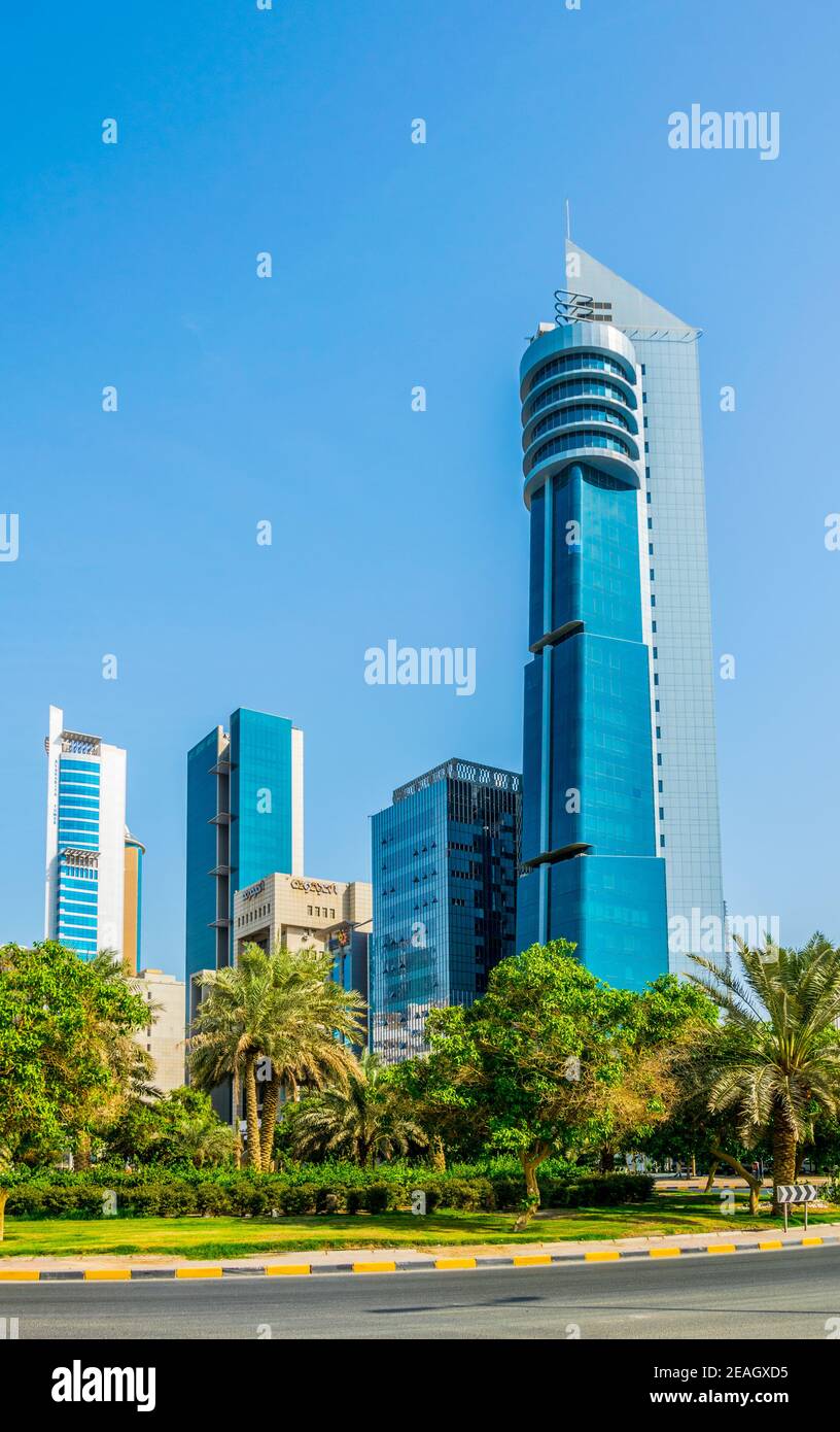 Construction skyscrapers kuwait city hi-res stock photography and ...