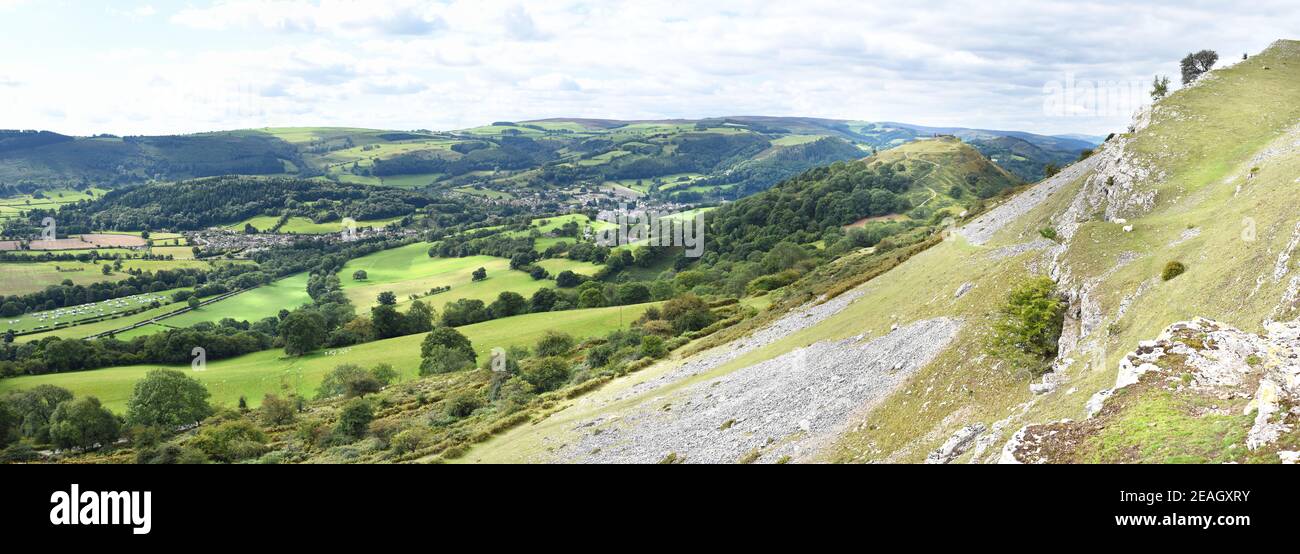 Castell dinas bran ruins hi-res stock photography and images - Alamy