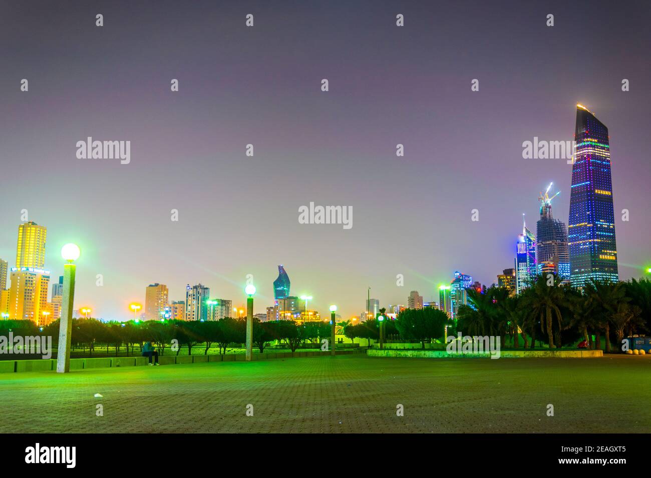 View of the corniche - promenade in Kuwait during night Stock Photo - Alamy