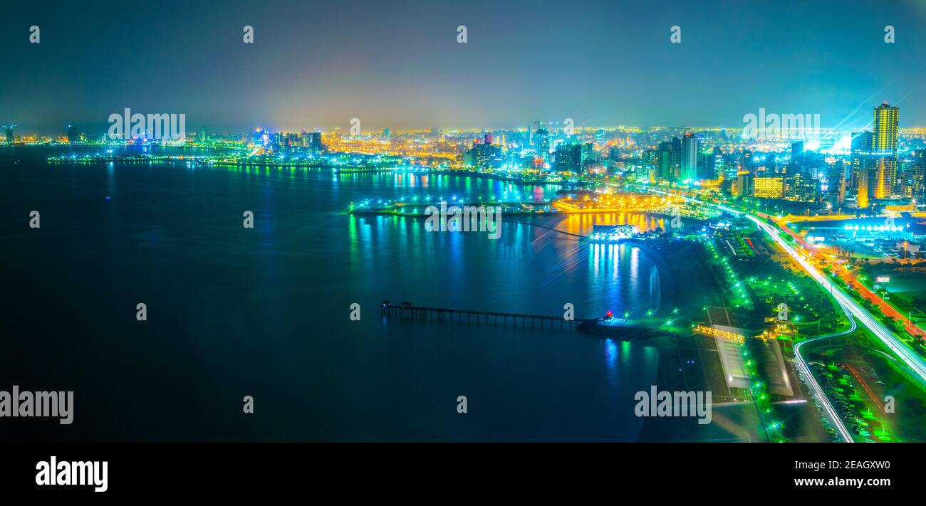 Night aerial view of the corniche - promenade in Kuwait Stock Photo - Alamy