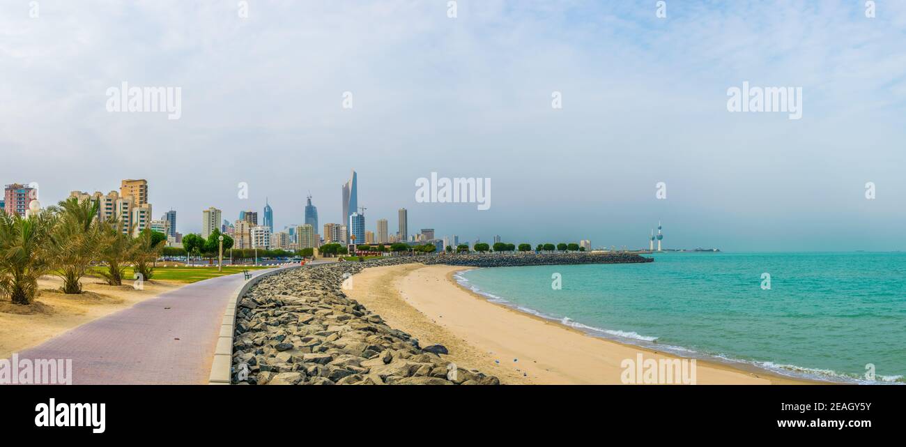 View of the corniche - promenade in Kuwait Stock Photo - Alamy