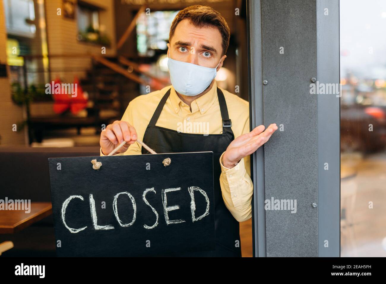 Sorry man restaurant sad not phone hi-res stock photography and images ...