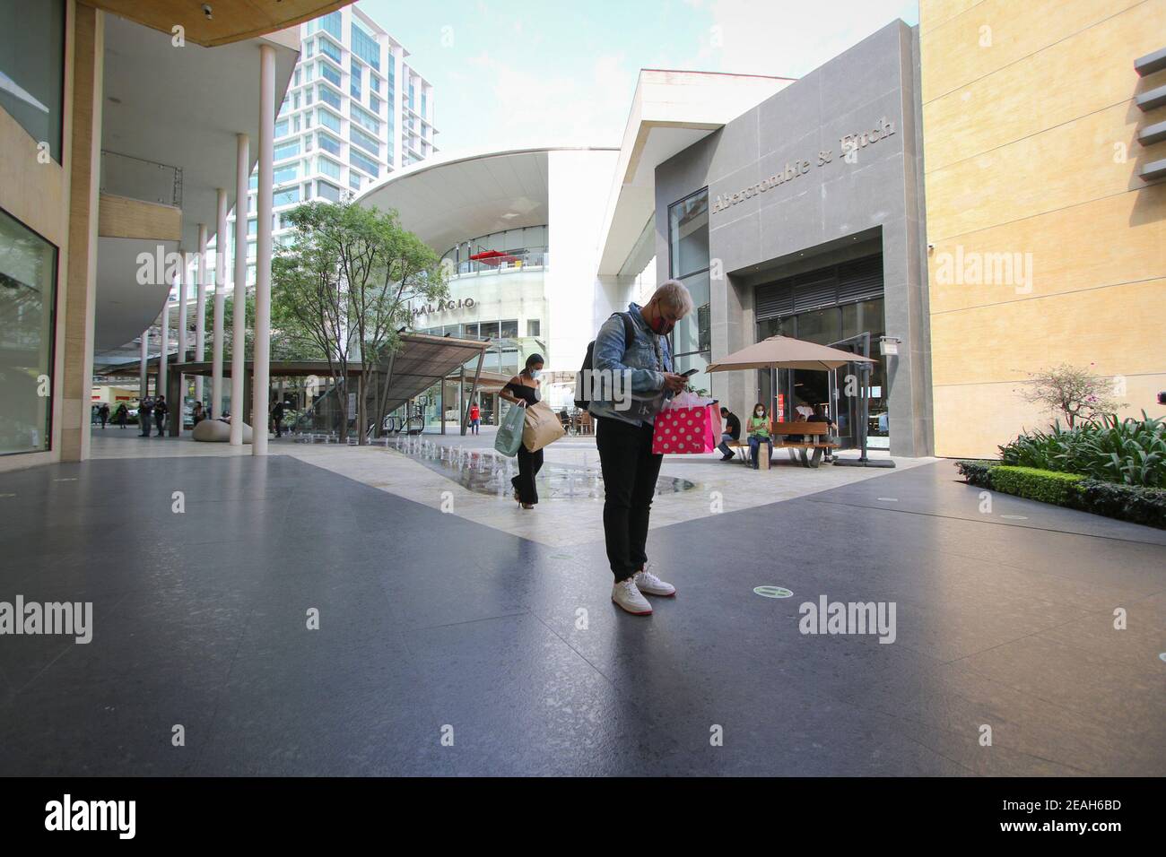 Mexico, Mexico. 09th Feb, 2021. Shoppers are seen outside Antara ...