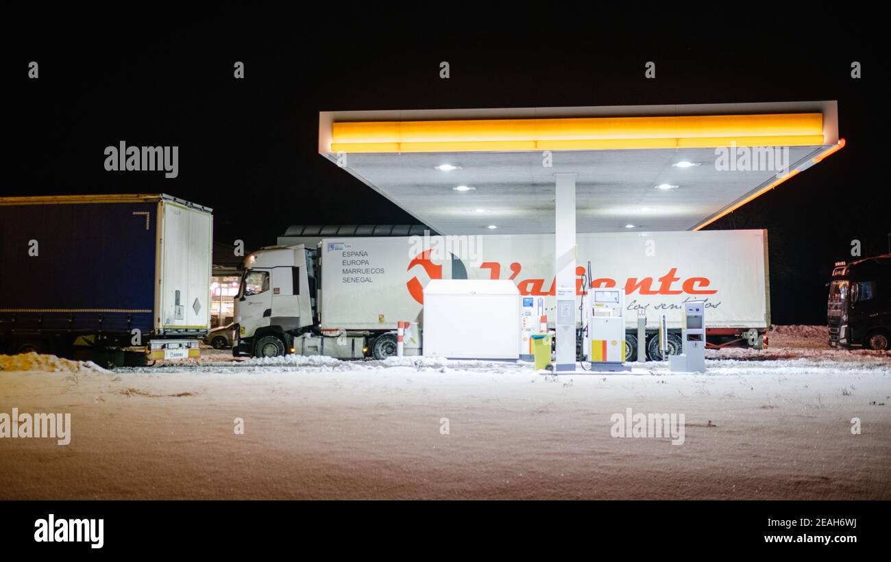 Motorway service stations hi-res stock photography and images - Alamy