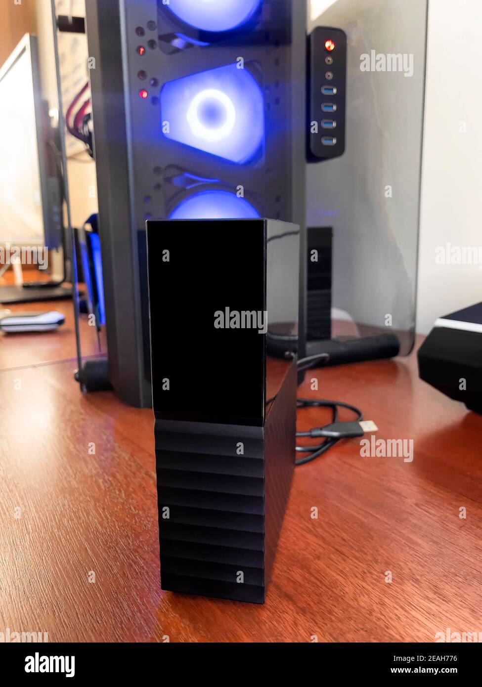 Hard disk drive desktop hi-res stock photography and images - Alamy