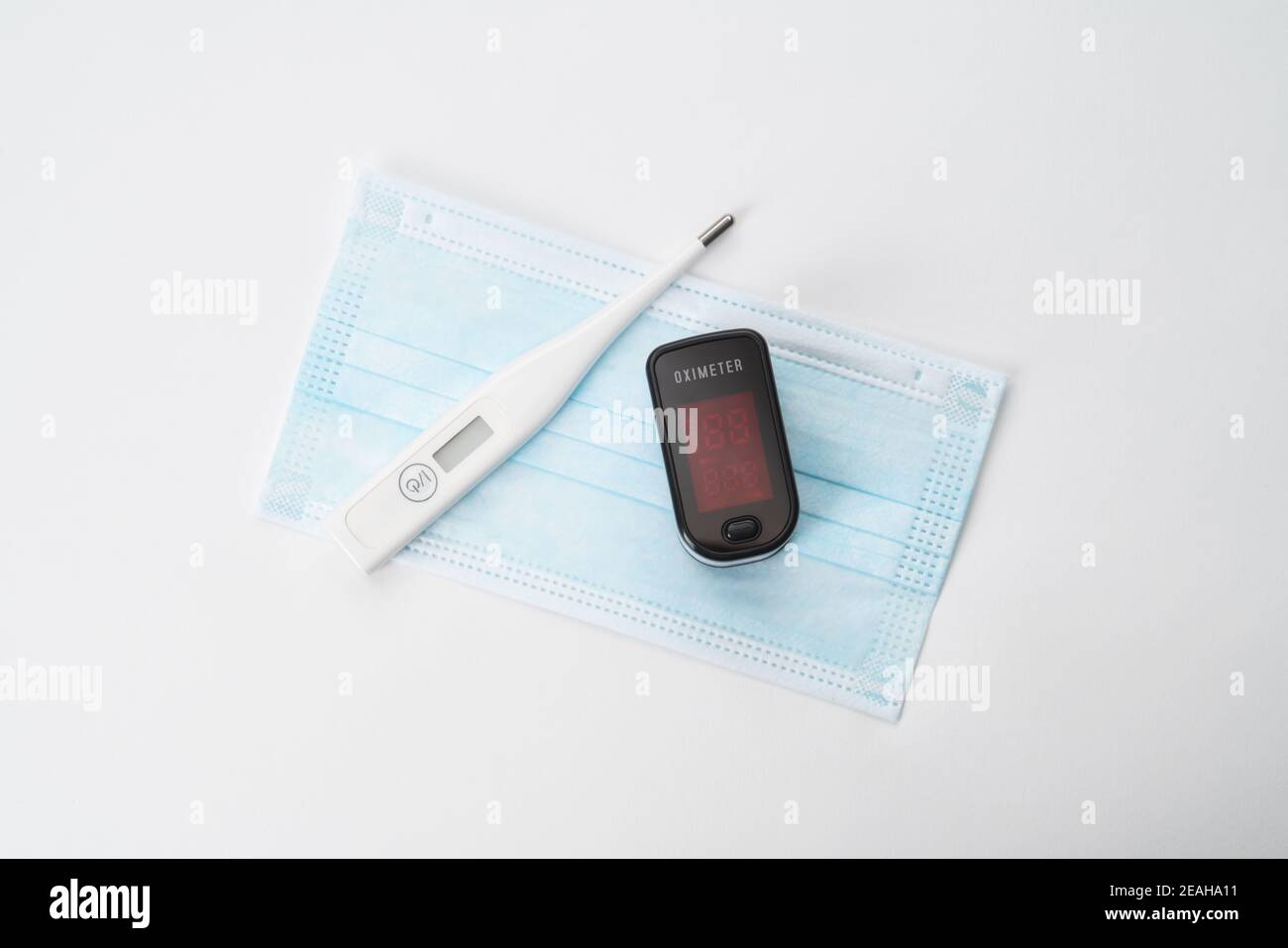 Pulse oximeter mask hi-res stock photography and images - Alamy