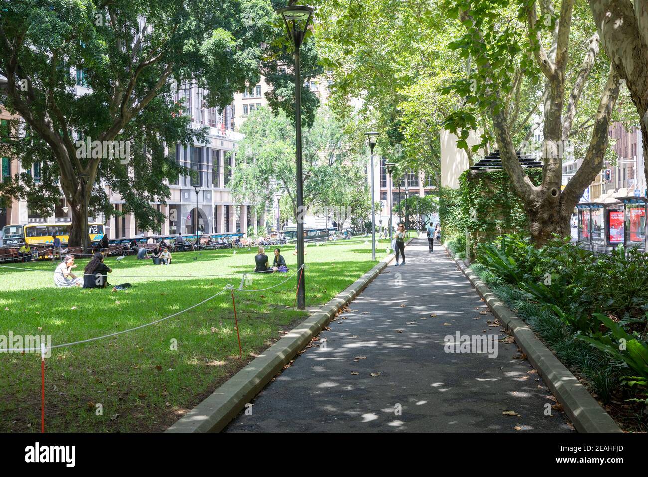 City greenspace hi-res stock photography and images - Alamy