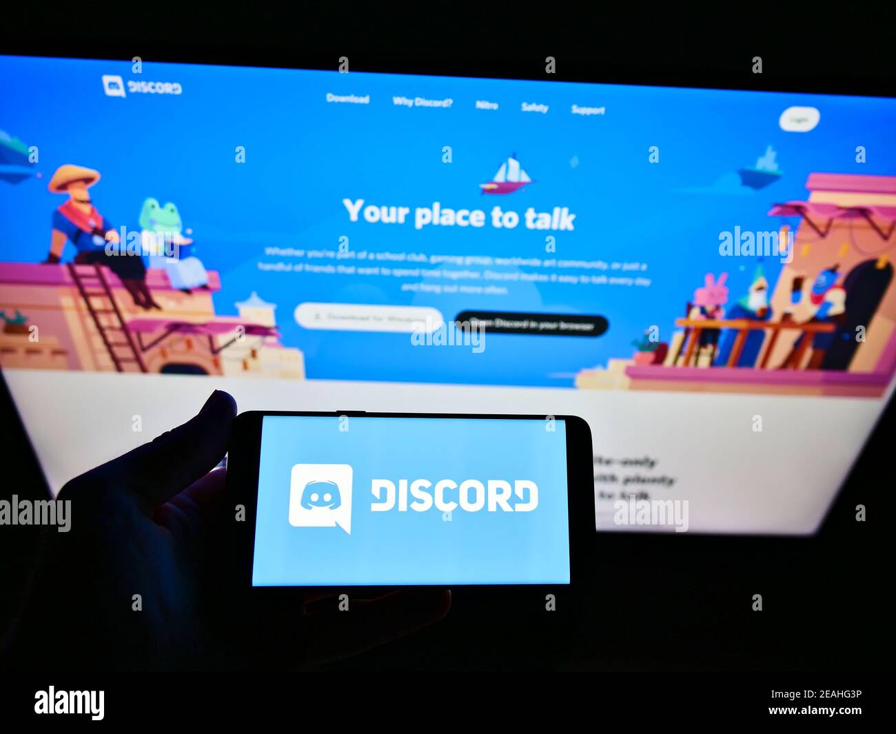 Discord logo hi-res stock photography and images - Alamy