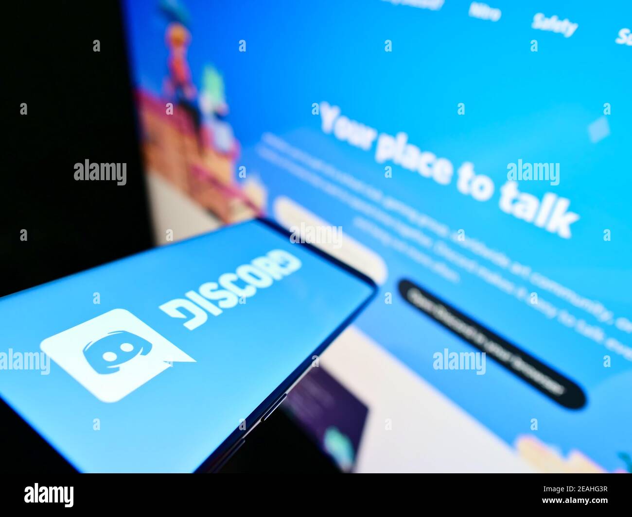 Discord social media hi-res stock photography and images - Alamy