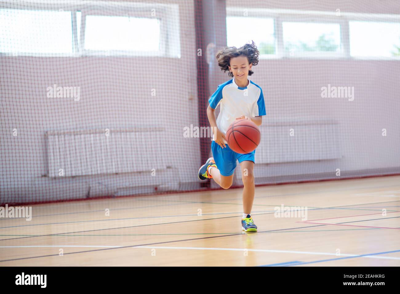 Teenager boy gym hi-res stock photography and images - Alamy