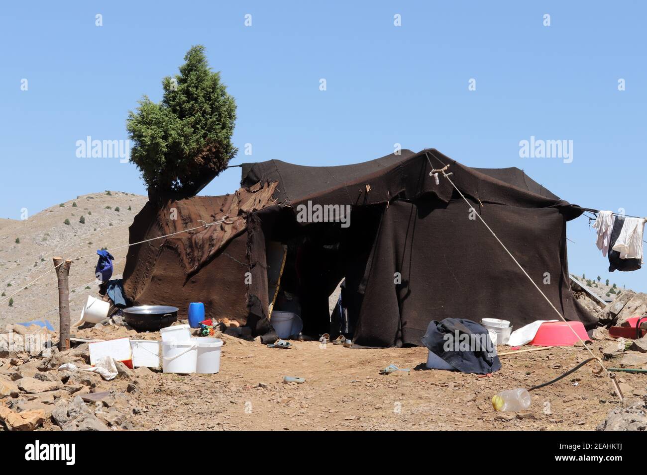Nomads living in Turkey. Tent made of goat hair Stock Photo - Alamy