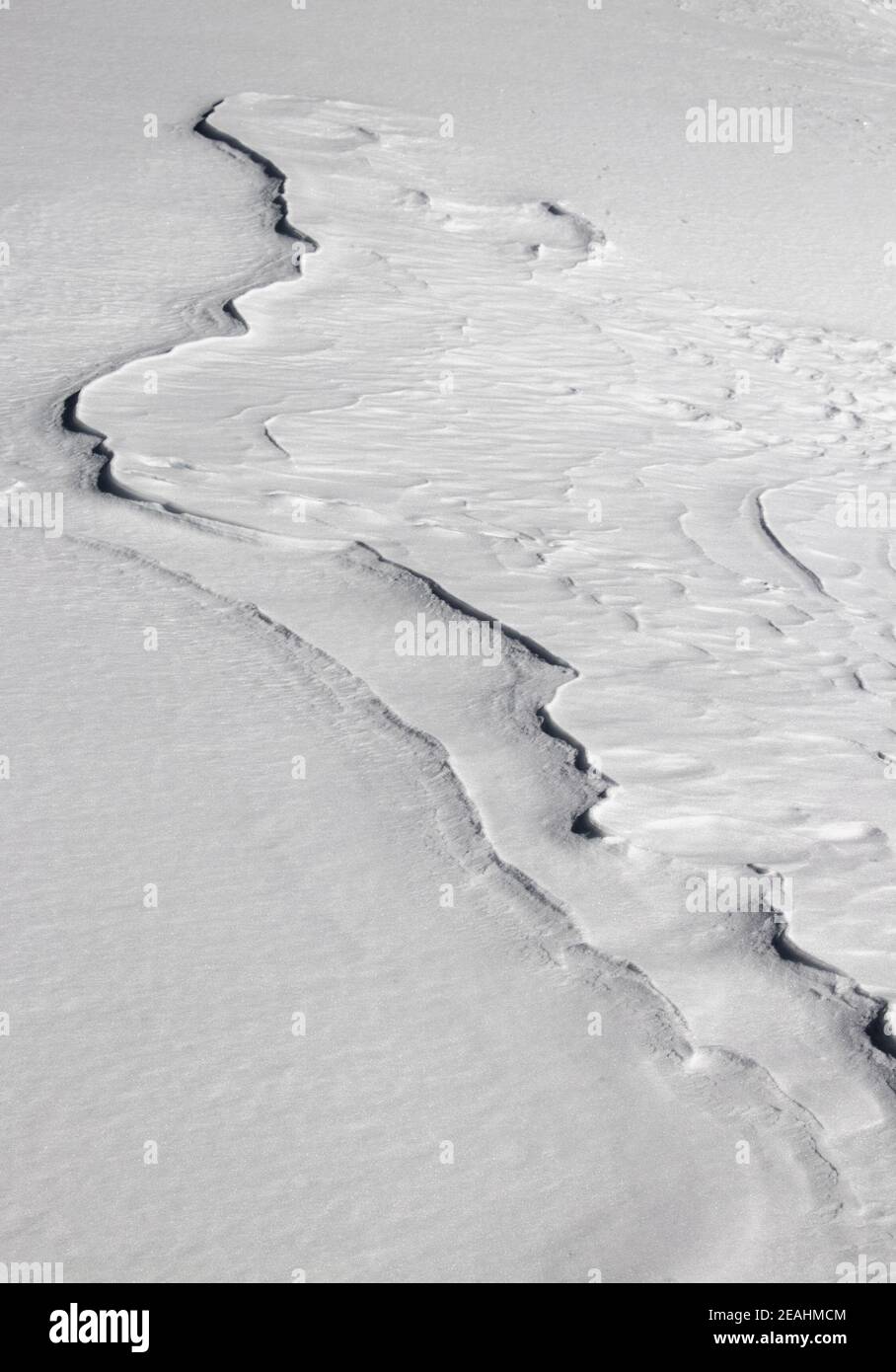 Snow patterns made by nature Stock Photo - Alamy