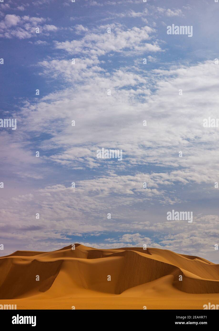 Dunes in ubari desert, Fezzan, Umm al-Maa, Libya Stock Photo - Alamy