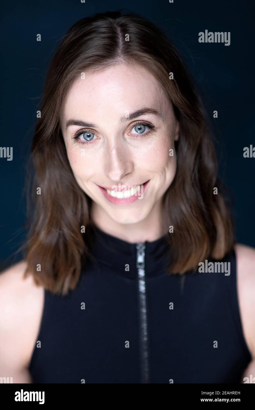 Woman shoulder up hi-res stock photography and images - Alamy