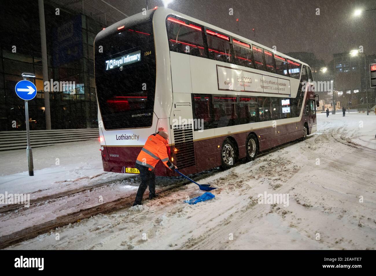 Buses in snow hi-res stock photography and images - Alamy