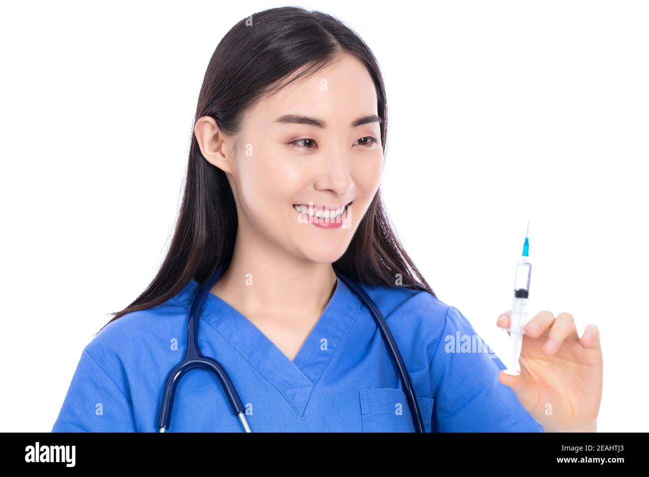 Asian nurse preparing for injection hi-res stock photography and images ...