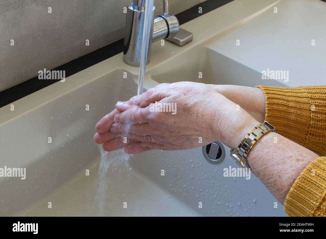 Rinse sink hi-res stock photography and images - Alamy
