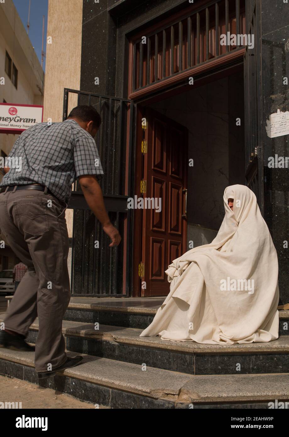 Photo of homeless people hi-res stock photography and images - Alamy