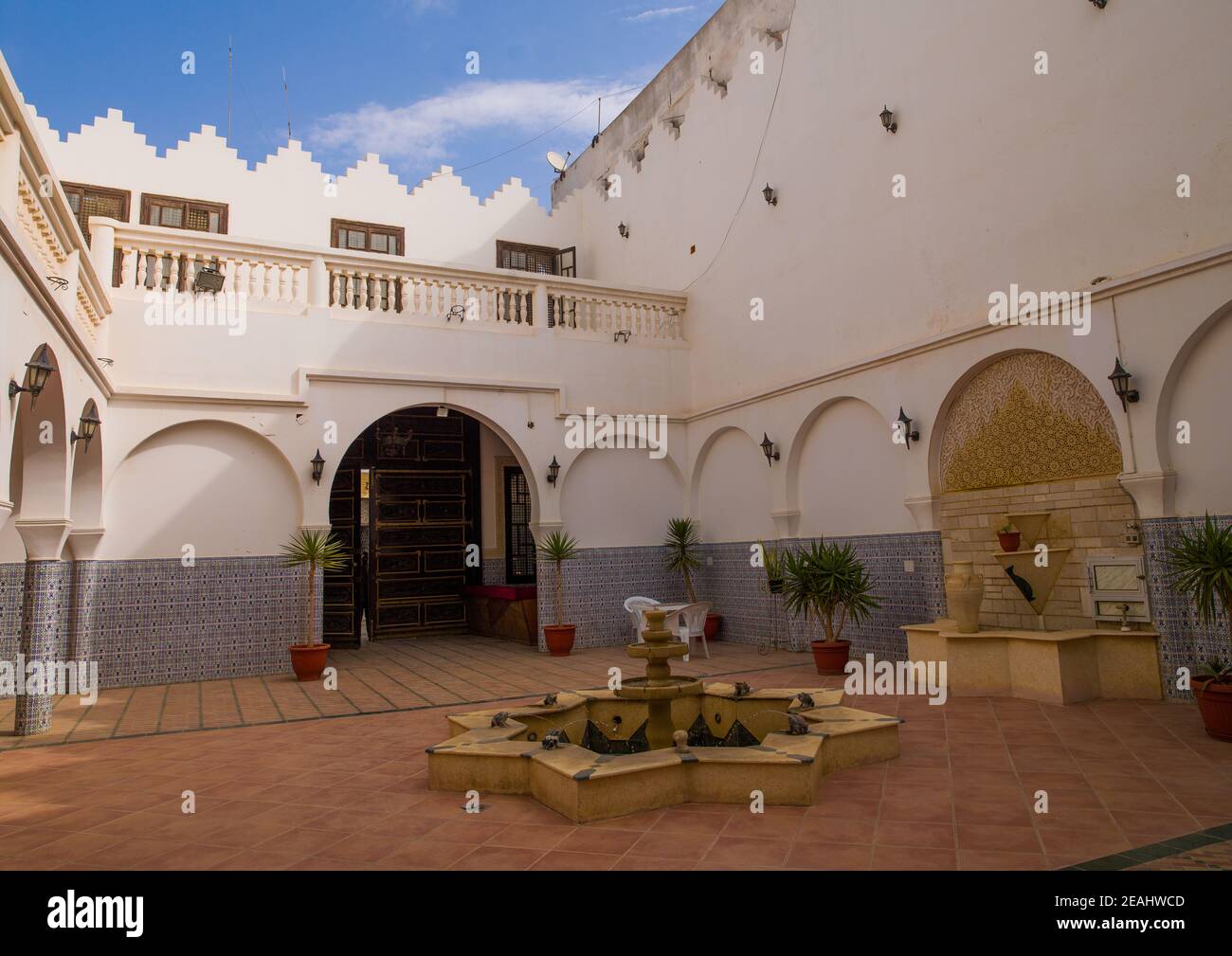 Old italian atrium house hi-res stock photography and images - Alamy