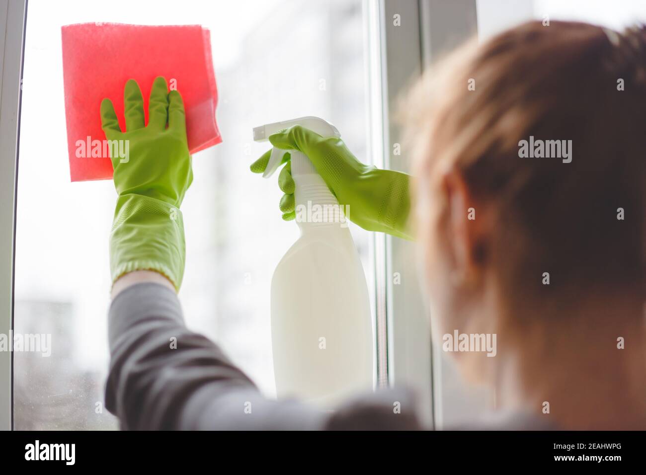 Cleaning spray cloth hi-res stock photography and images - Alamy