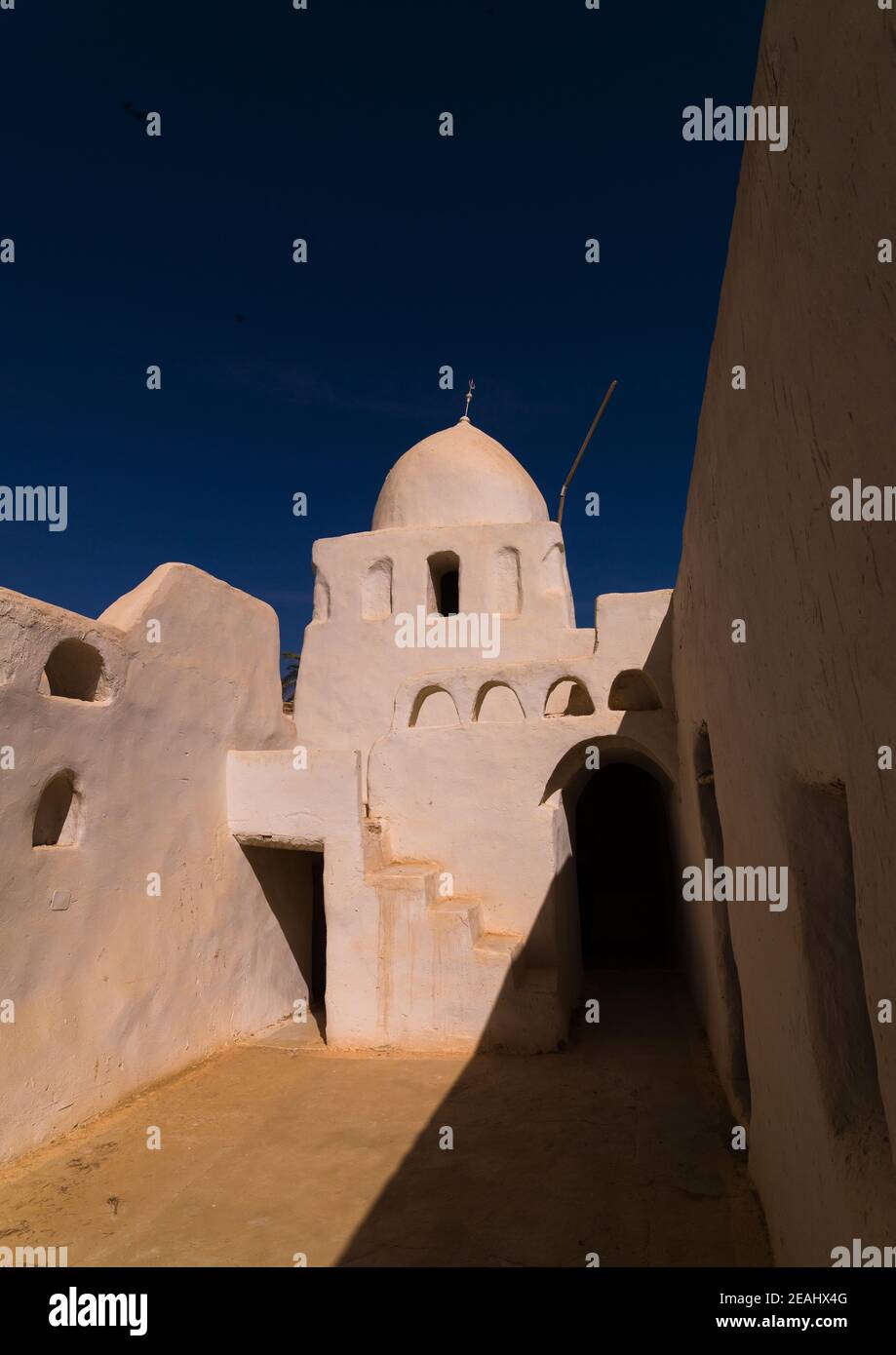 Old white mosque made of mud brick, Tripolitania, Ghadames, Libya Stock ...