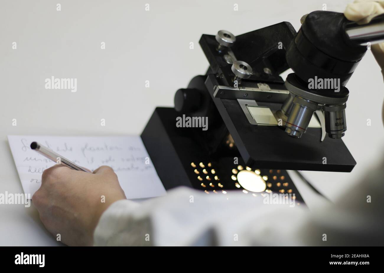Analysis microscope hi-res stock photography and images - Alamy