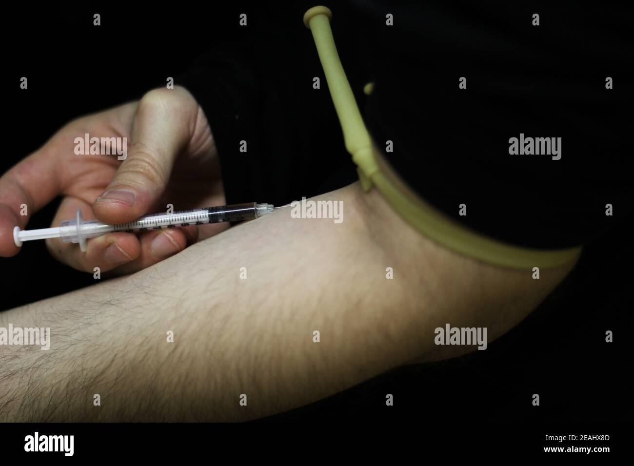 Arm veins hi-res stock photography and images - Alamy