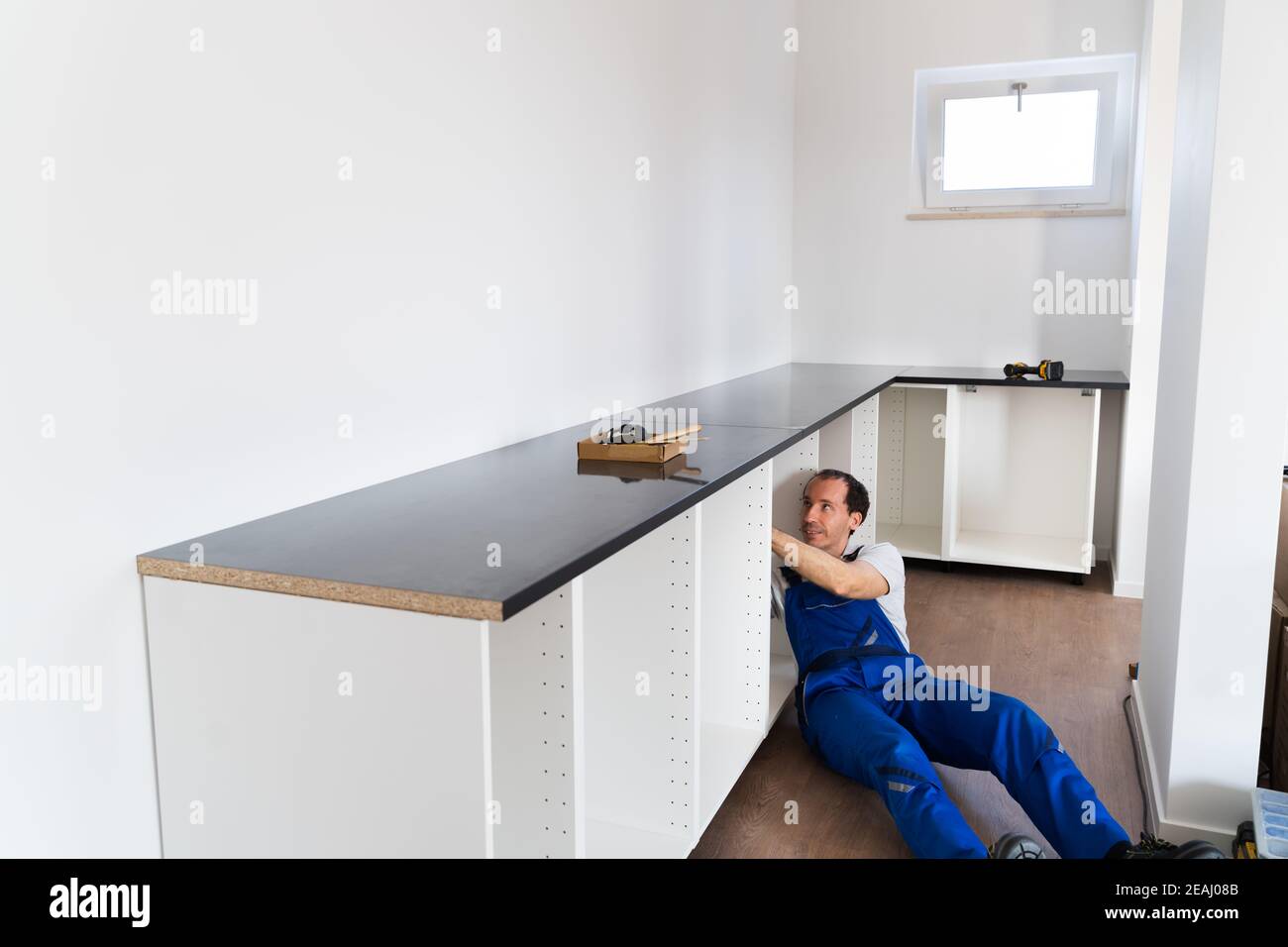 Kitchen cabinet installation hi-res stock photography and images - Alamy