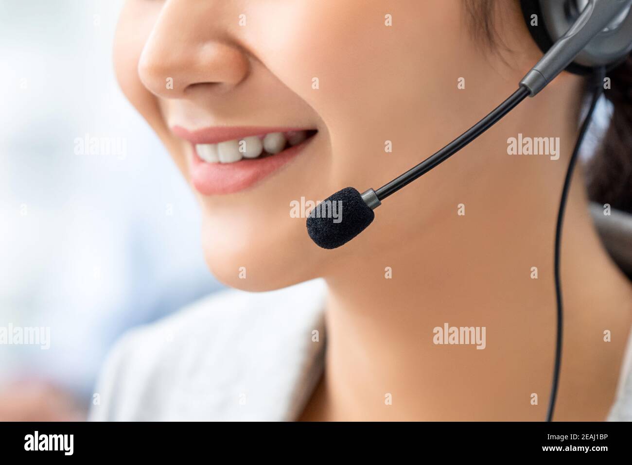 Call center girl headset hi-res stock photography and images - Alamy