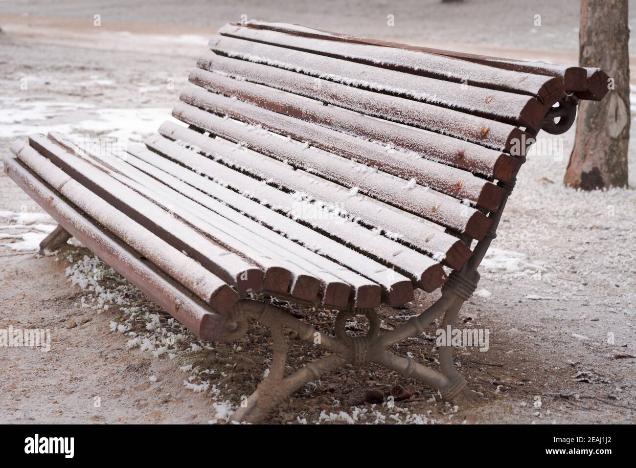 isolated frozen bench with rime and snow after a winter storm Stock ...