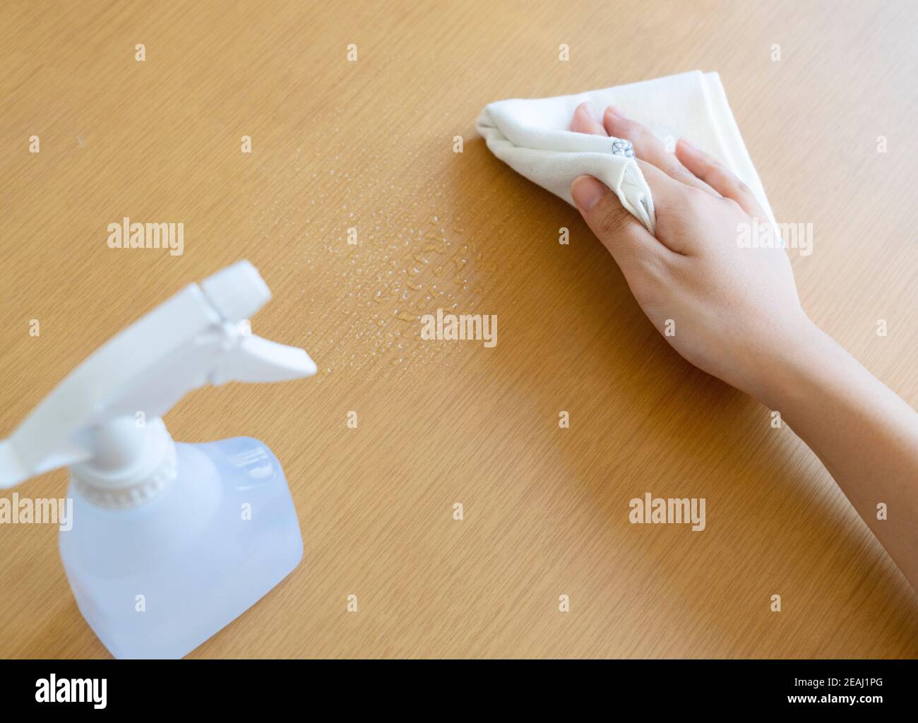 Housekeeper housekeeping cleaning hi-res stock photography and images ...