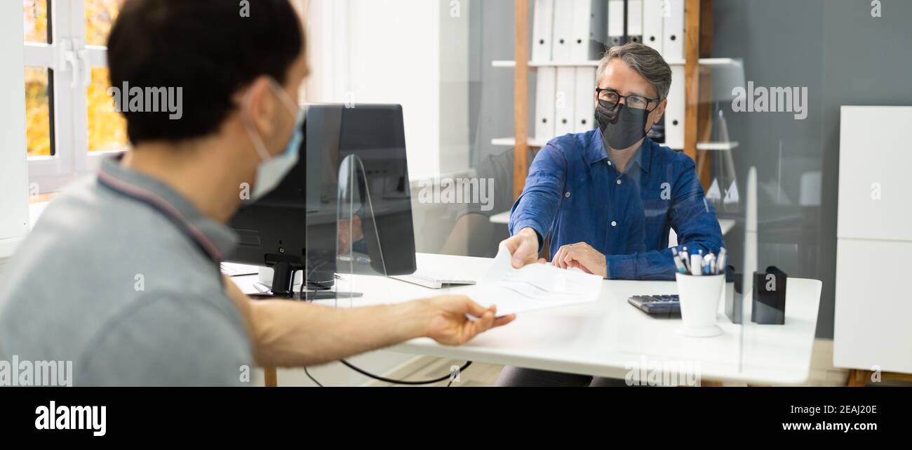 Lawyer consultant hi-res stock photography and images - Alamy