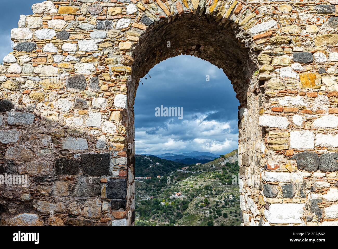 Detail of an ancient Roman arch Stock Photo - Alamy