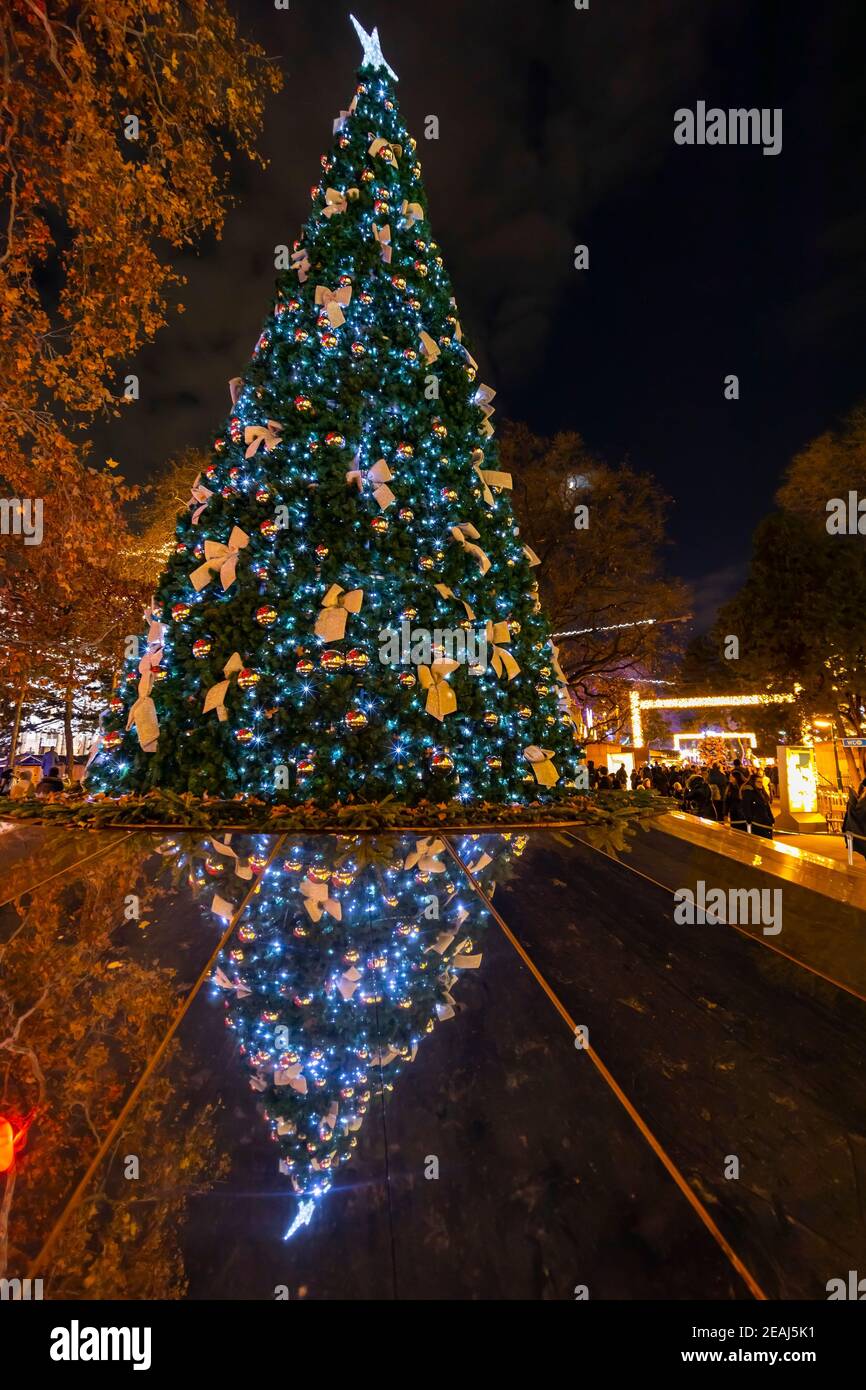 Vienna city night illuminated central hi-res stock photography and ...