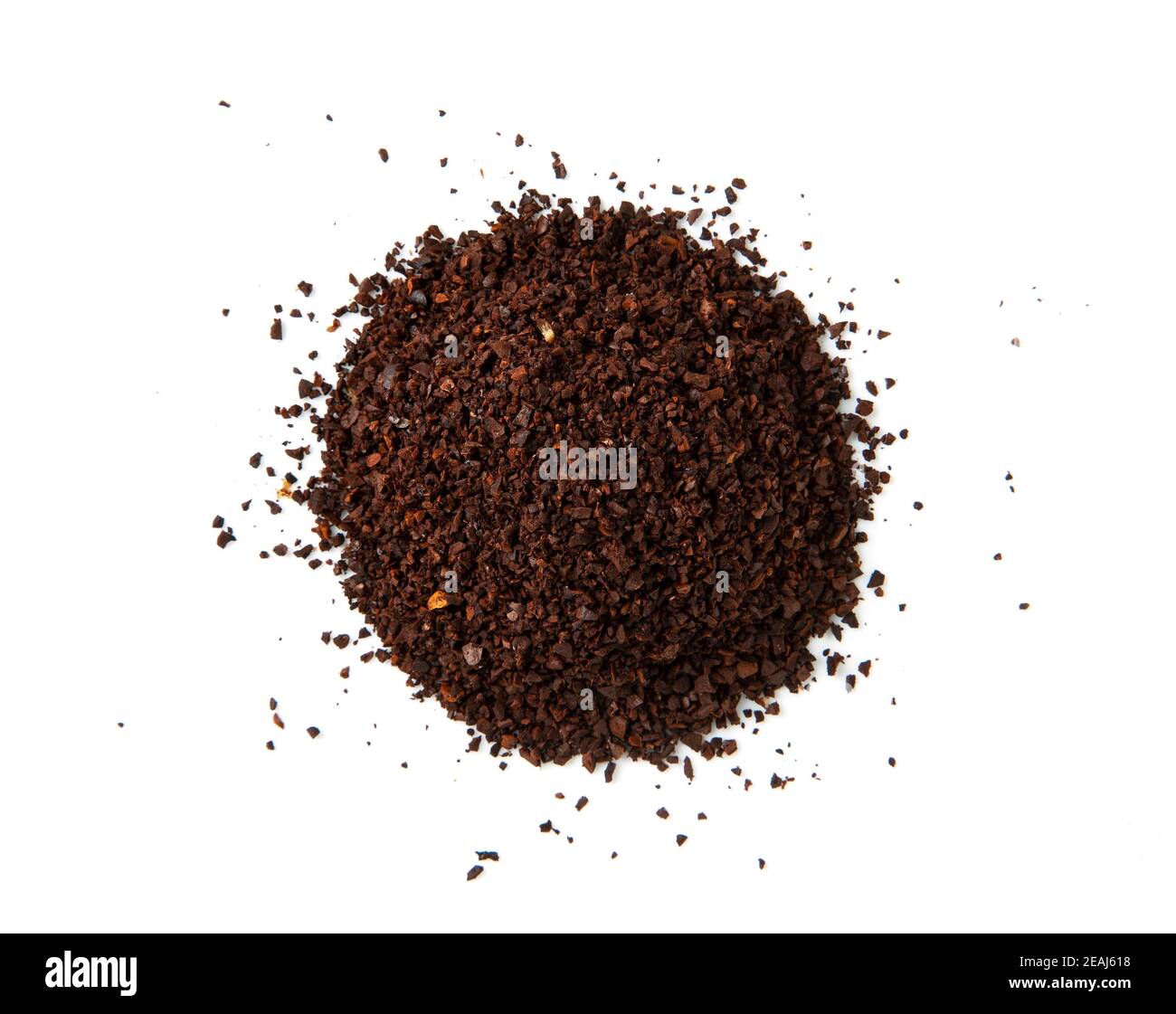 Heap of fine grinding coffee powder isolated on the white background ...