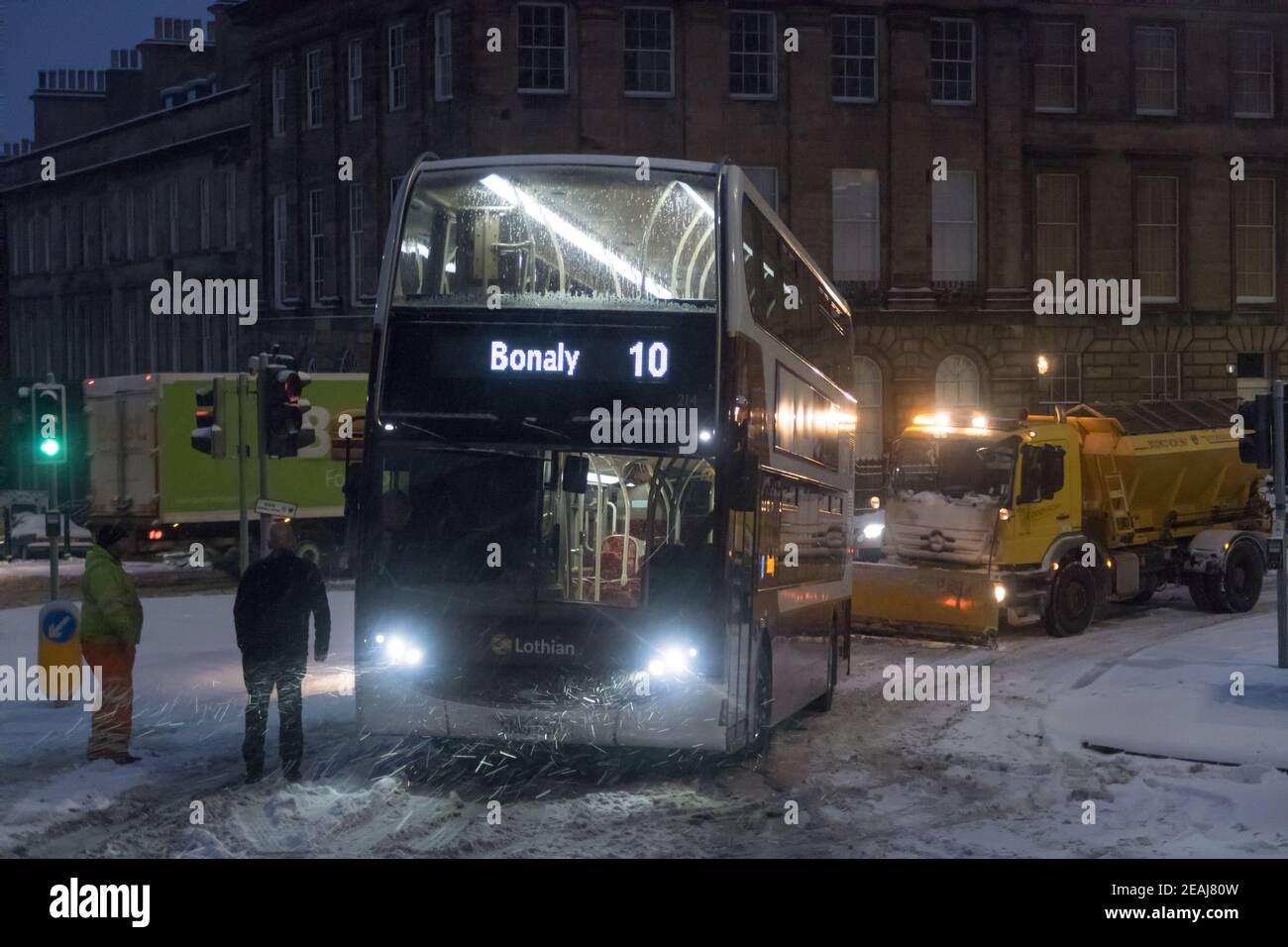 Bus stuck hi-res stock photography and images - Alamy