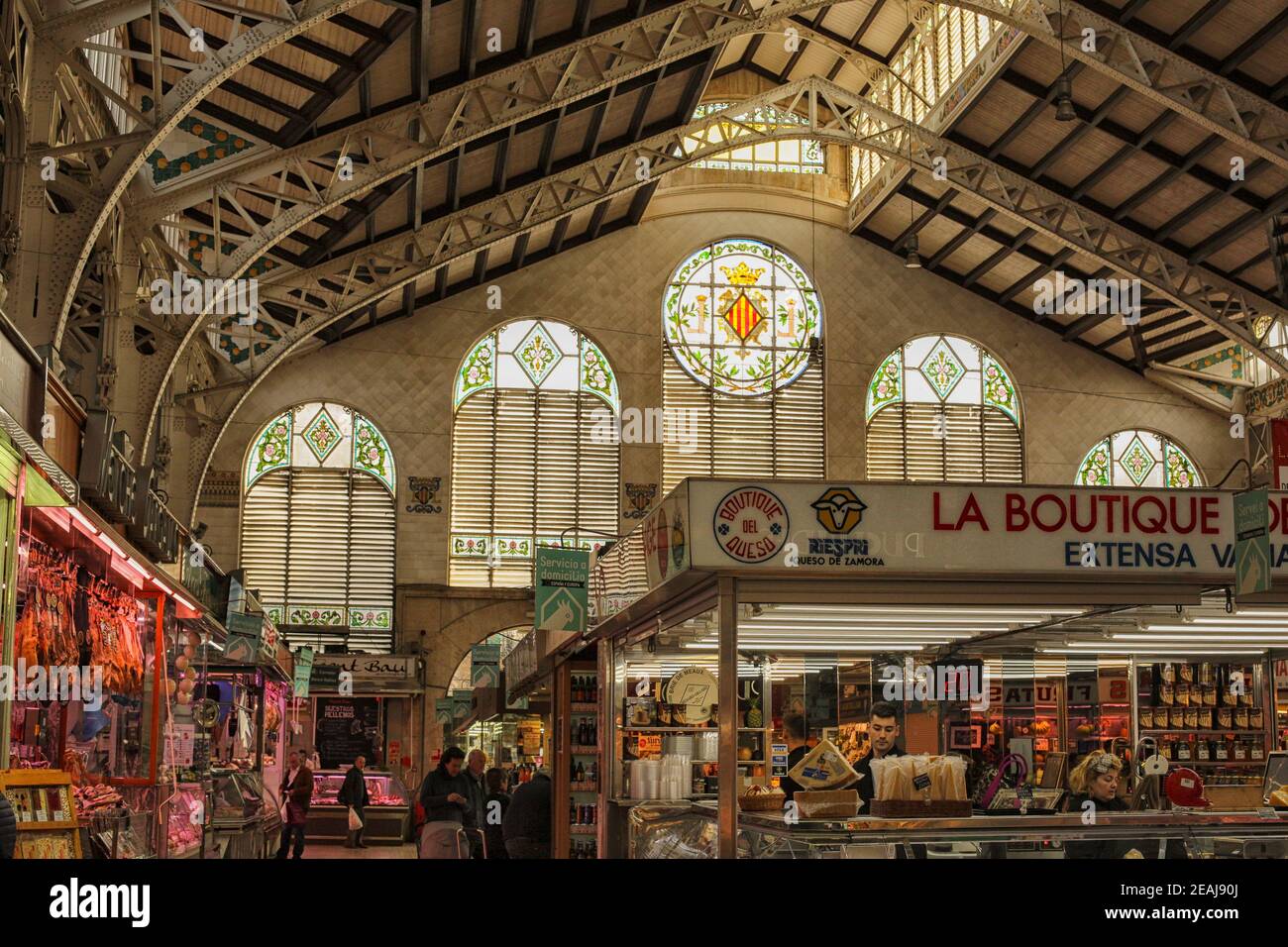 Stalls selling food at hundred year old indoor market Mercado Central ...