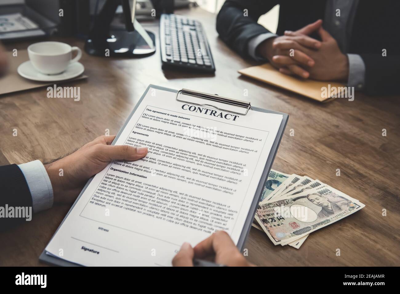 Signing table hi-res stock photography and images - Alamy