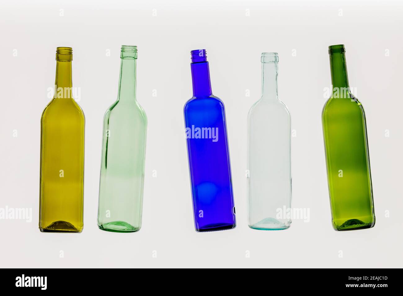 Empty green bottles hi-res stock photography and images - Alamy