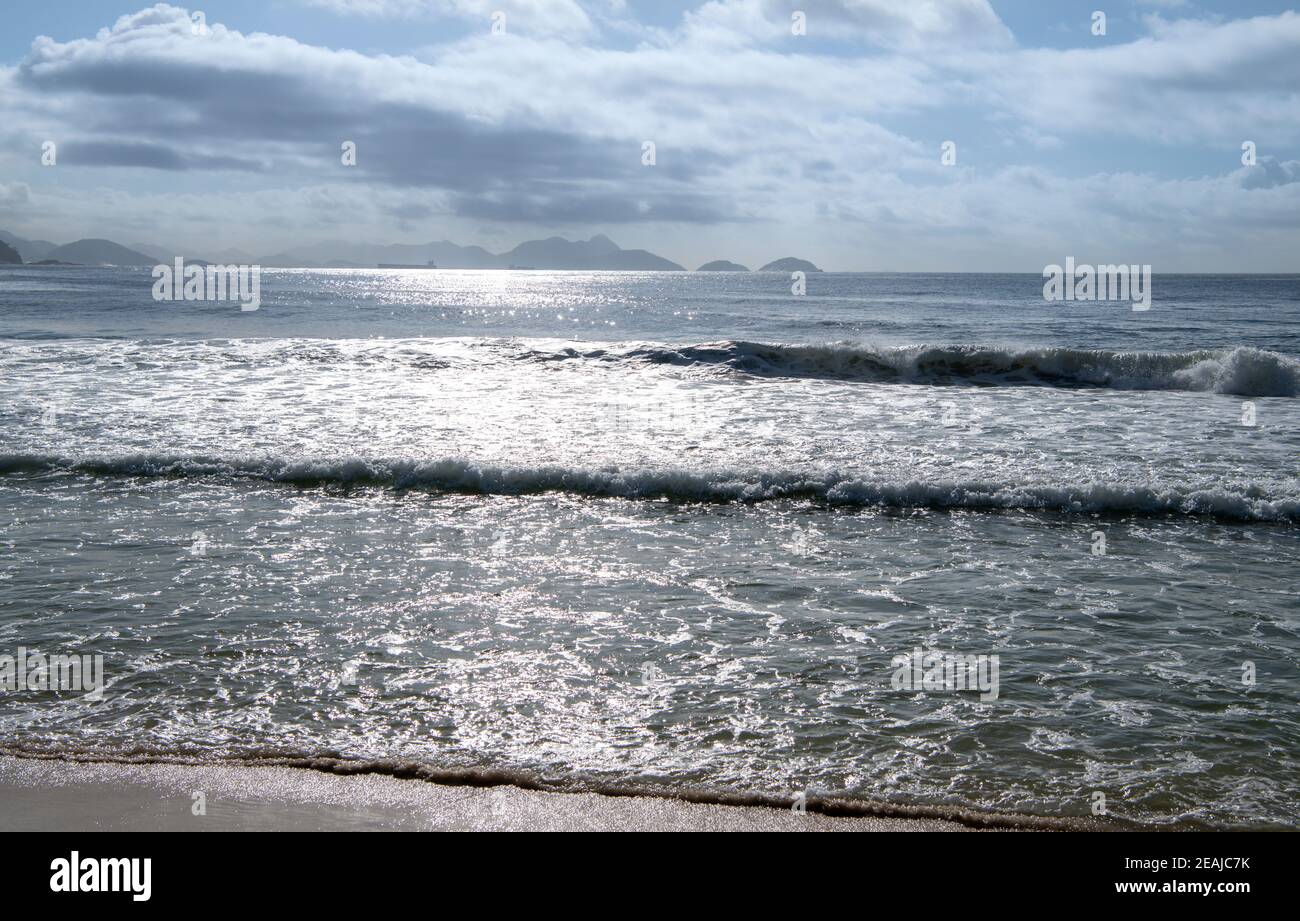 Sunrise at copacabana beach hi-res stock photography and images - Alamy