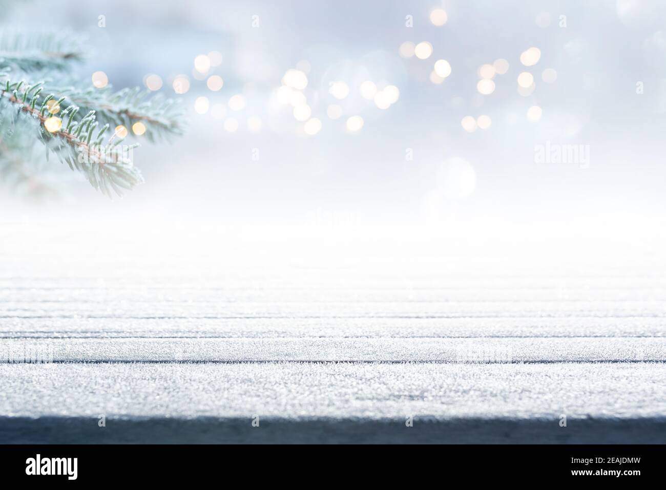 Boards with frost hi-res stock photography and images - Alamy