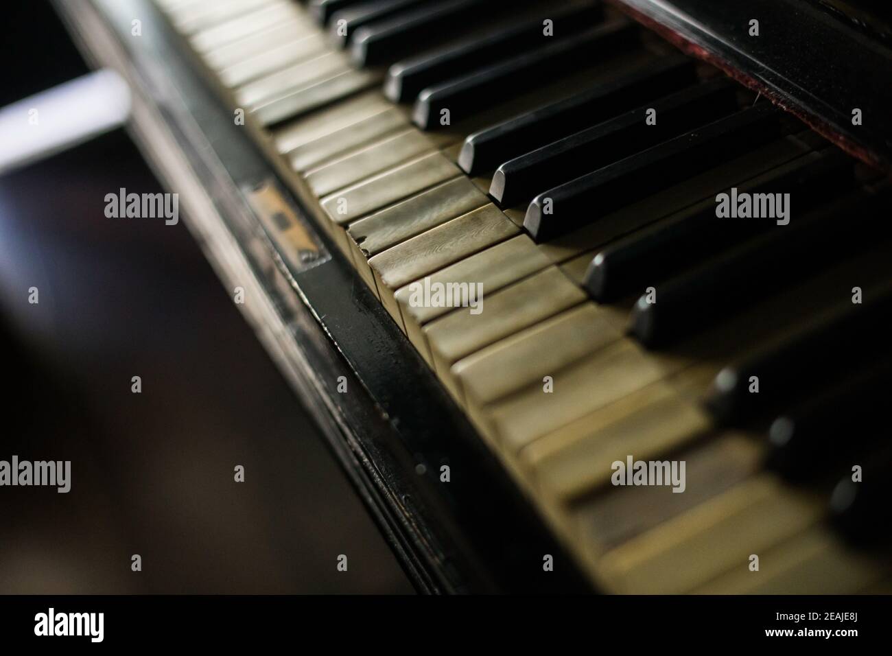 Old dusty keyboard hi-res stock photography and images - Alamy