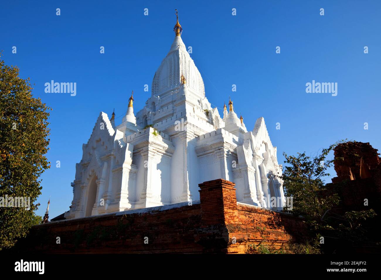 Buddhist temple in Myanmar (Burma Stock Photo - Alamy