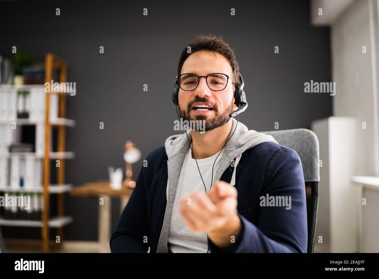 Online business webinar hi-res stock photography and images - Alamy