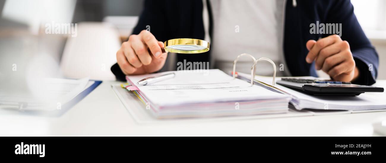 Advisor computer hi-res stock photography and images - Alamy