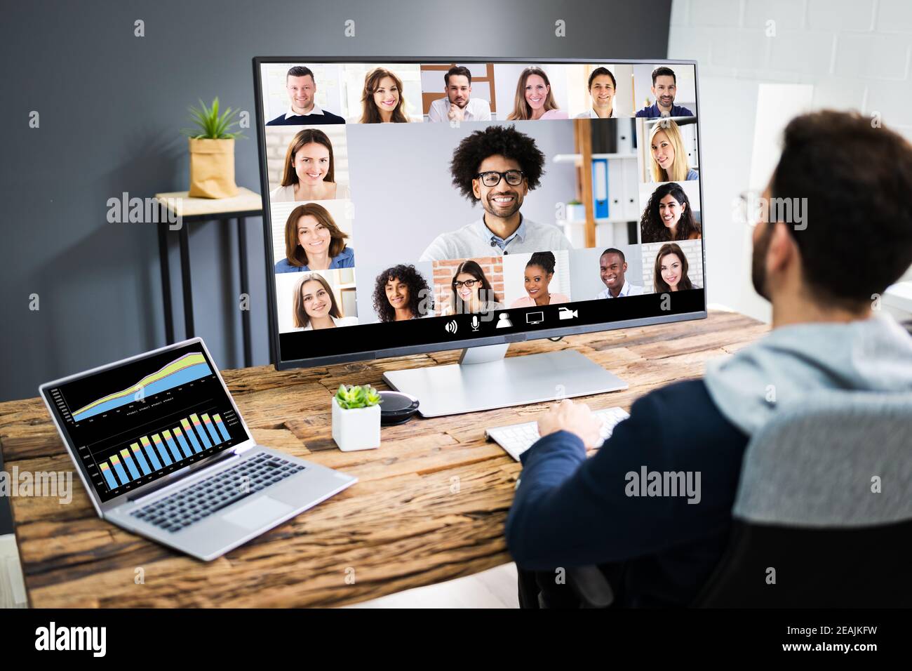 Video call business webcast hi-res stock photography and images - Alamy