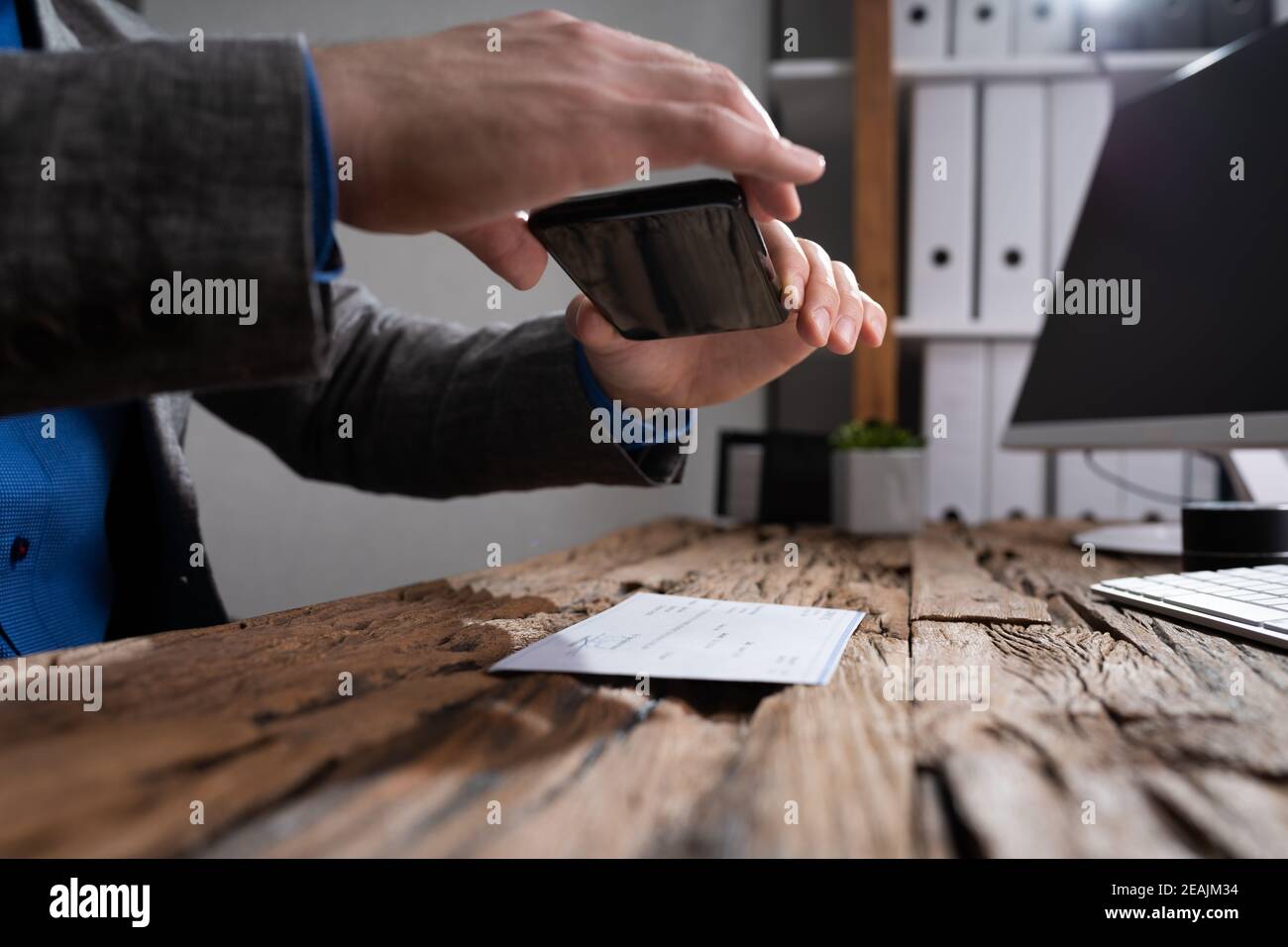 Check documents hi-res stock photography and images - Alamy