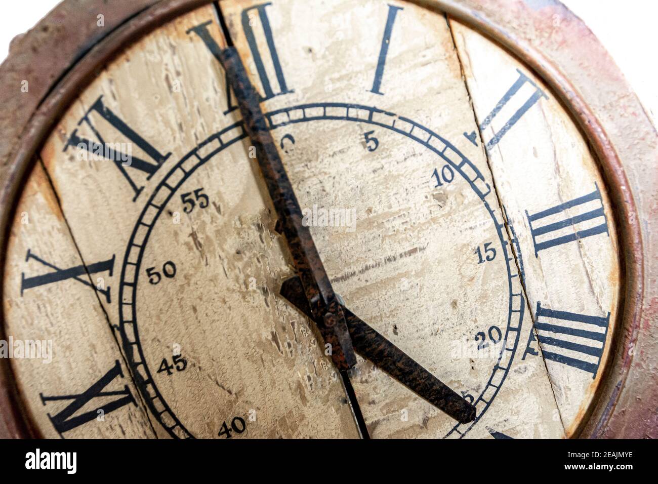 Analogue clock hi-res stock photography and images - Alamy