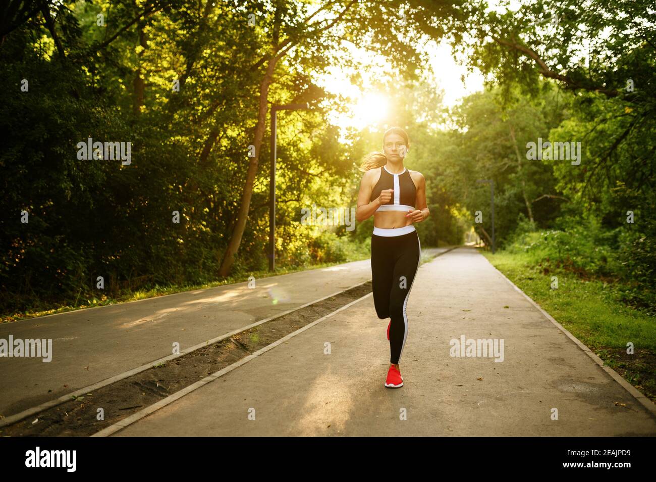 Women training park hi-res stock photography and images - Alamy
