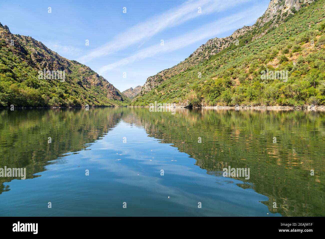 Scenic view of the Douro Valley and river Stock Photo - Alamy